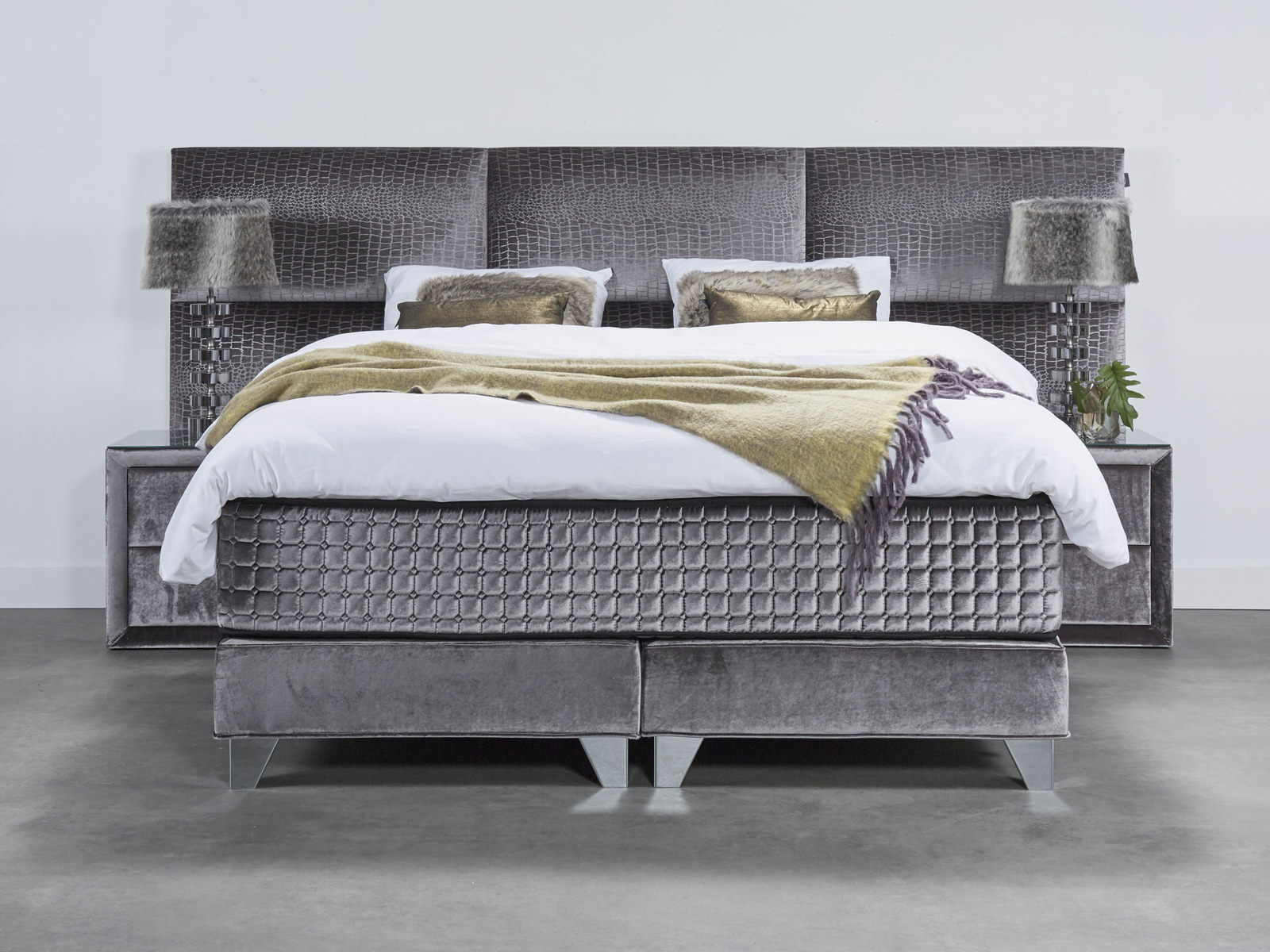 Serta Boxspring Lounge Grande | Vlak | 160 x 200 cm | Standaard stof